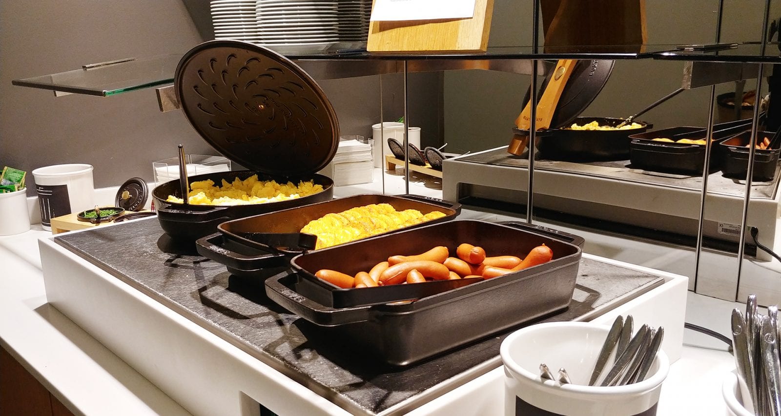 Lufthansa Meals - Economy Class Dining Options