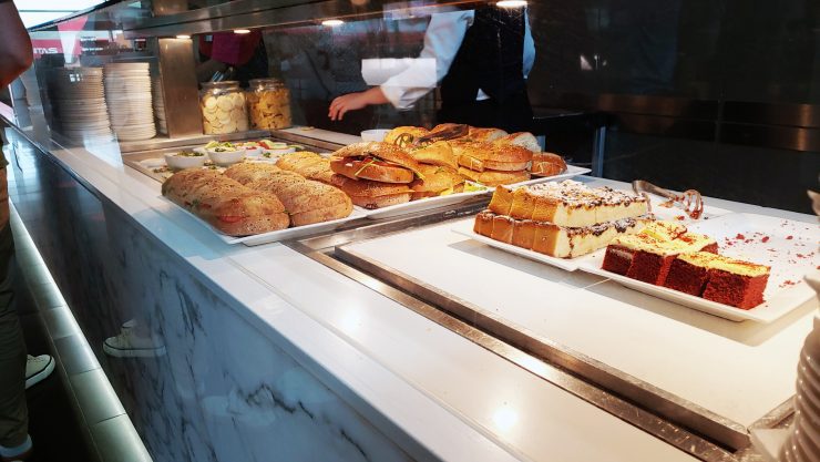 Qantas Domestic Food Review 2025: Inflight Meals Worth It?