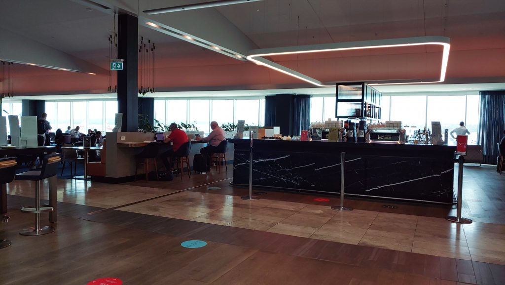 Qantas Domestic Food Review 2025: Inflight Meals Worth It?