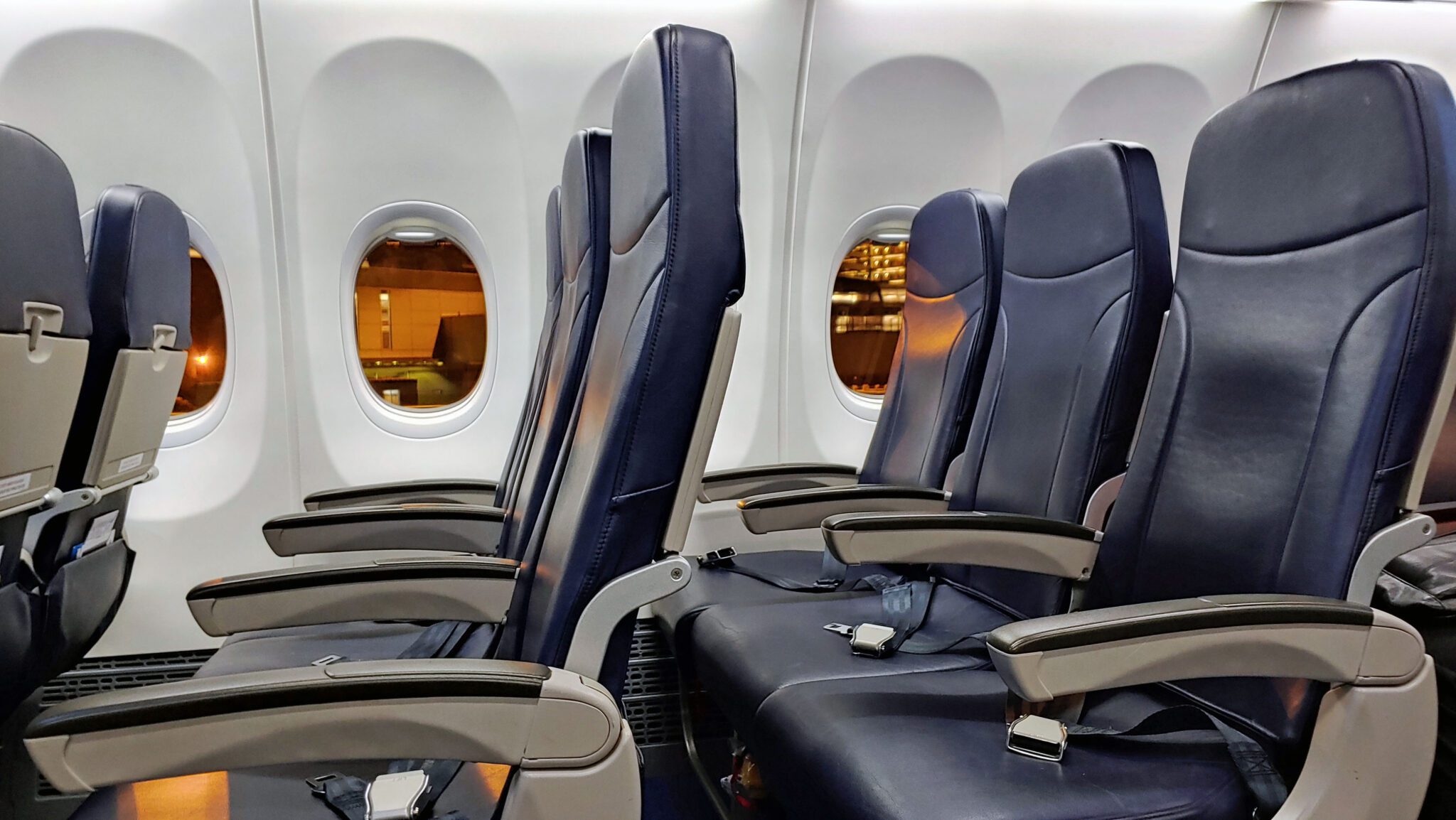 Air Transat Food Review 2025: Bistro Worth €15 Extra?