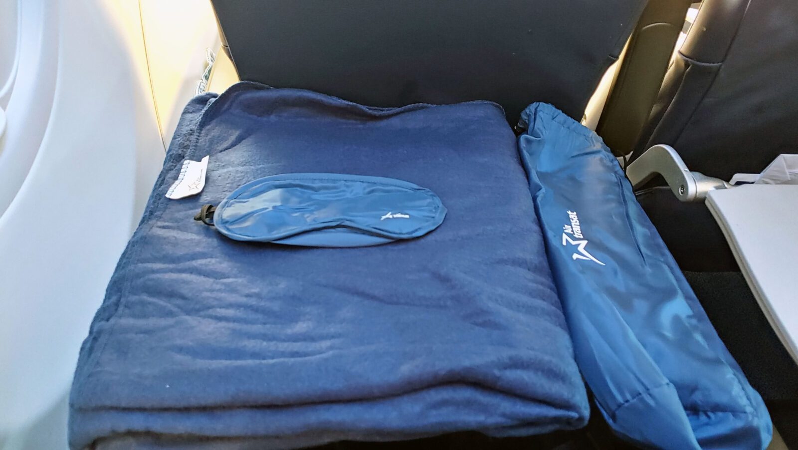 Air Transat Food Review 2025: Bistro Worth €15 Extra?