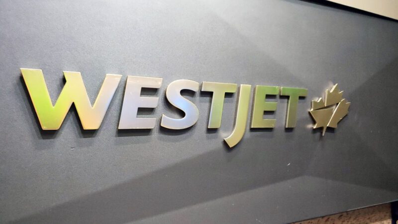 WestJet Food Review 2025: Calgary-Paris Economy Worth It?