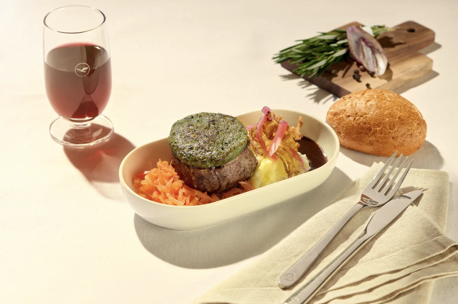 Lufthansa Business Class Meals 2025: Inflight Guide.