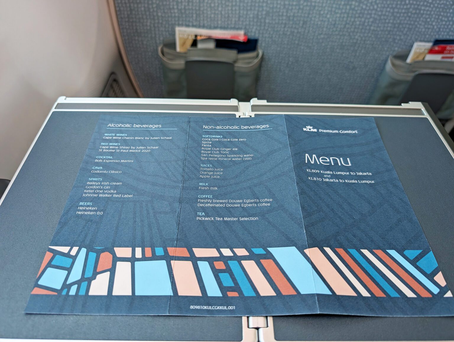 KLM Premium Economy Food Review 2025: Worth The Upgrade Cost?