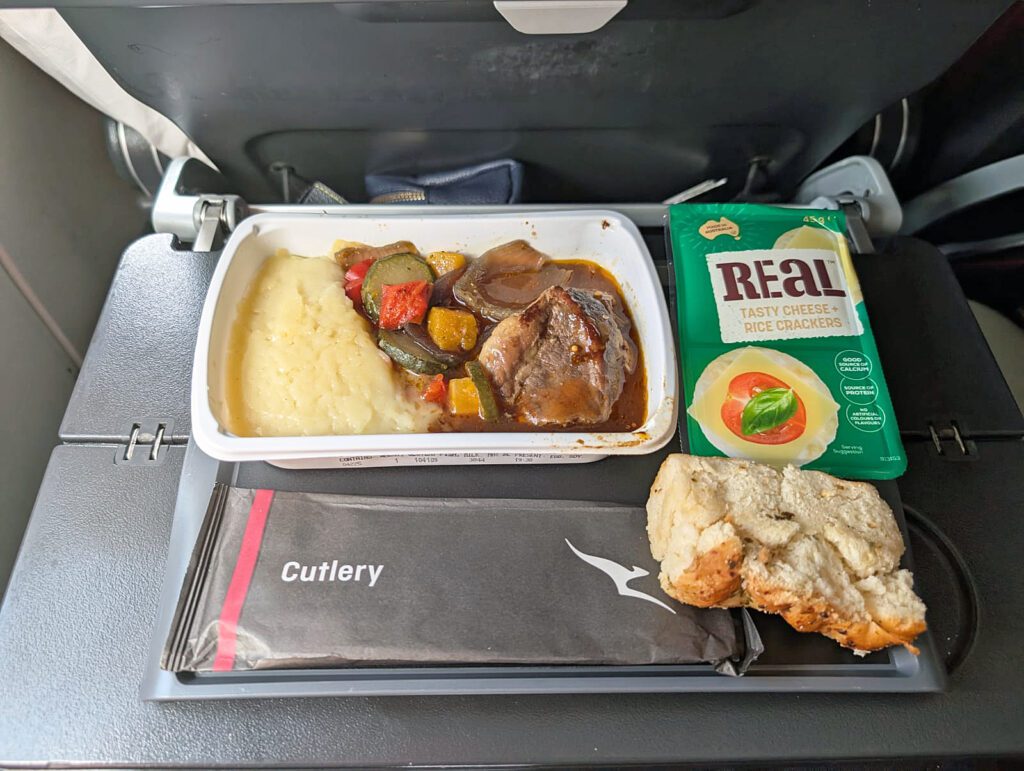 Qantas Menu 2025: Inflight Meal Guide