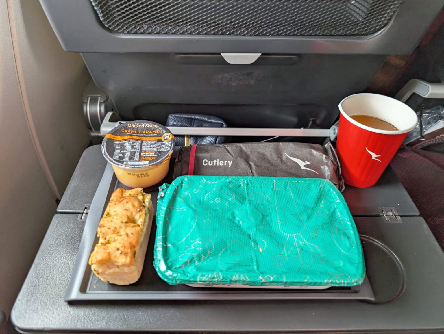 Qantas Economy Food Review 2025: New Service Worth The Hype?