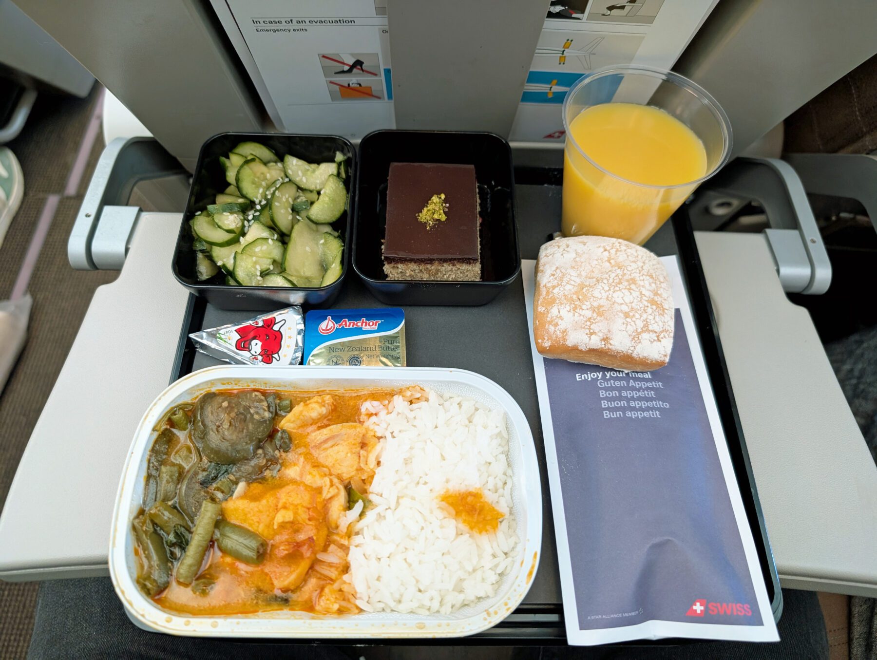 Qantas Economy Food Review 2025: New Service Worth The Hype?